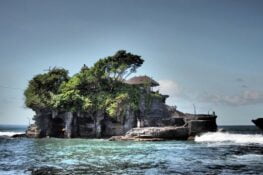 Най-стария надпис на кирилица в света се намира в скален манастир край ...